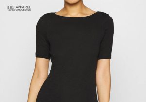 14 Different Types Of T-Shirt Necklines